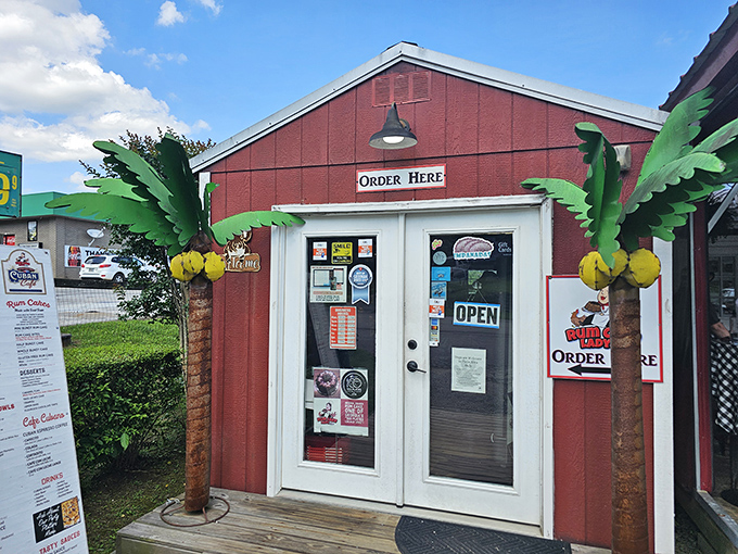 The order window setup feels like a Cuban food truck that decided to settle down and get a real job.