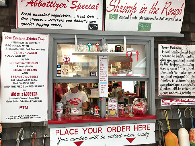 Behind the scenes, the kitchen crew orchestrates a seafood symphony with the precision of veteran conductors and the speed of short-order magicians.
