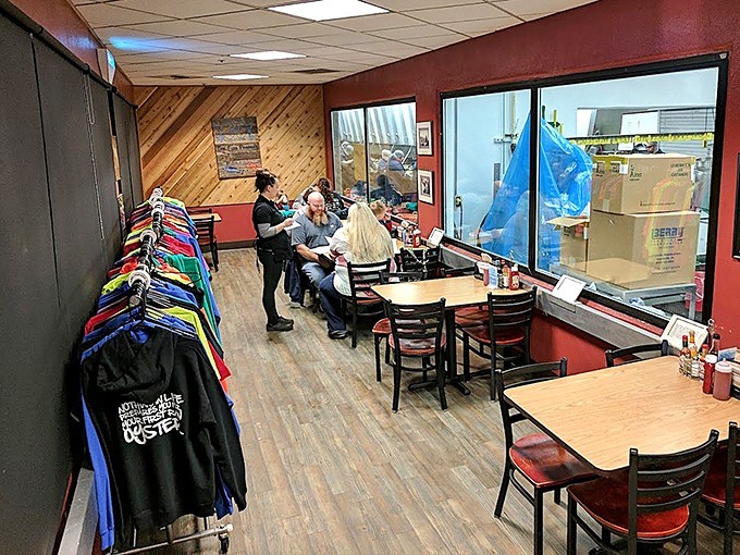 Where seafood dreams come true, with a side of retail therapy. Those t-shirts are the perfect souvenir for the one that got away.