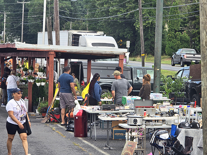 The outdoor vendor experience&mdash;where haggling is an art form and treasures await those willing to dig through the ordinary.