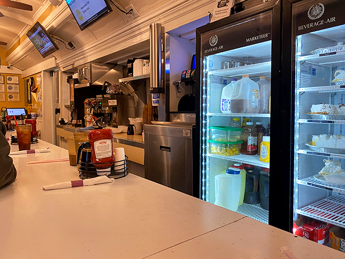 Behind this counter, short-order magic happens with the efficiency of a Swiss watch and the soul of a Pennsylvania grandma.