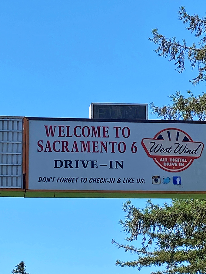 "Welcome to Sacramento 6" &ndash; the sign that promises an evening escape from streaming services and small screens into communal big-screen magic.