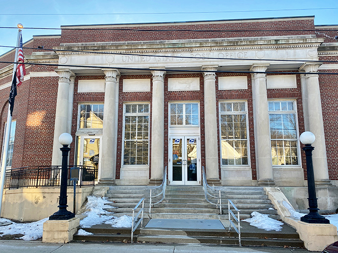 Even the post office in Franklin boasts architectural character. Sending postcards home never looked so dignified or historically significant.