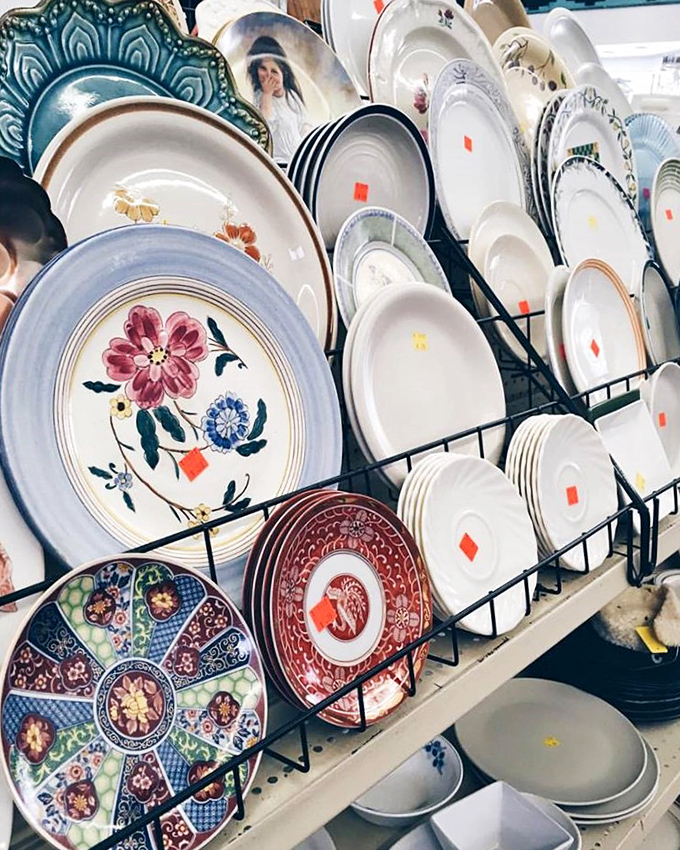 Dinner plate roulette! Mix and match these beauties for a table setting that says "eclectic collector" rather than "couldn't decide."