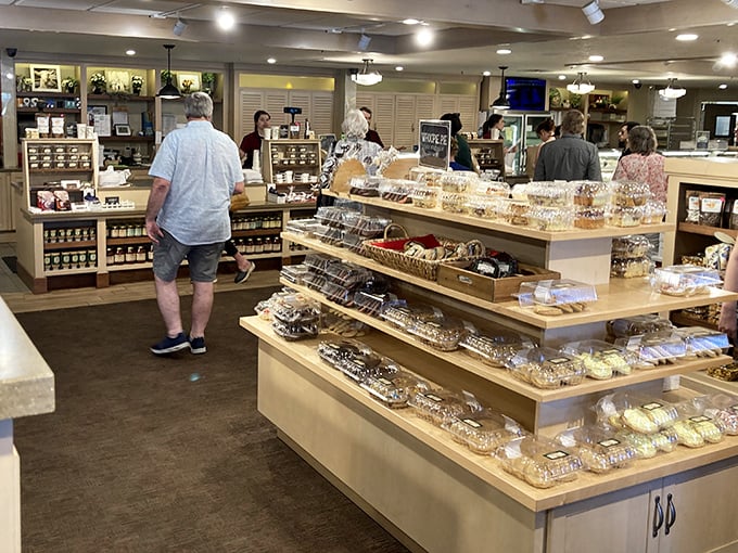 This bakery display isn't just tempting&mdash;it's an exercise in self-control that most of us are destined to fail. Resistance is futile.