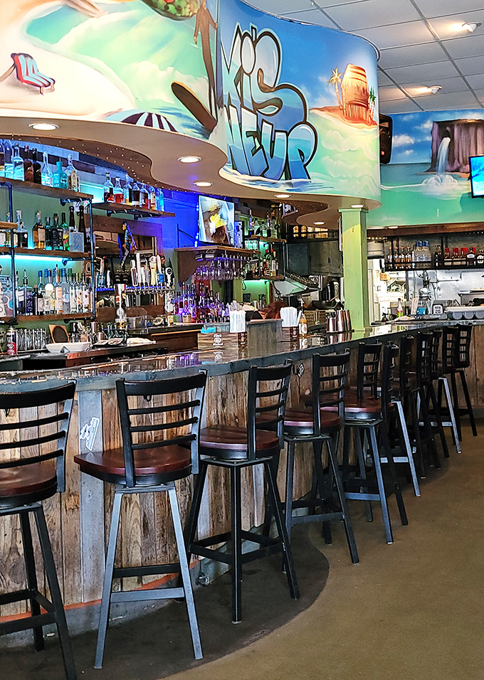 A bar where strangers become friends and first-timers become regulars. The heart of Food Shack's magnetic charm.