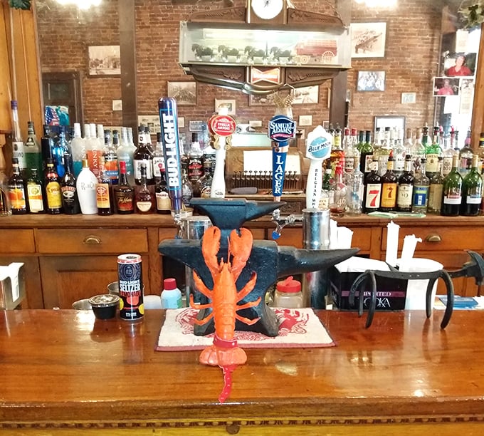 A bar that Hemingway would approve of&mdash;unpretentious, well-stocked, and featuring what might be the world's most optimistic lobster statue.