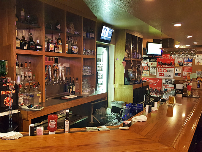 The well-stocked bar offers everything from local craft beers to classic cocktails&mdash;the perfect prelude to a memorable steak dinner.