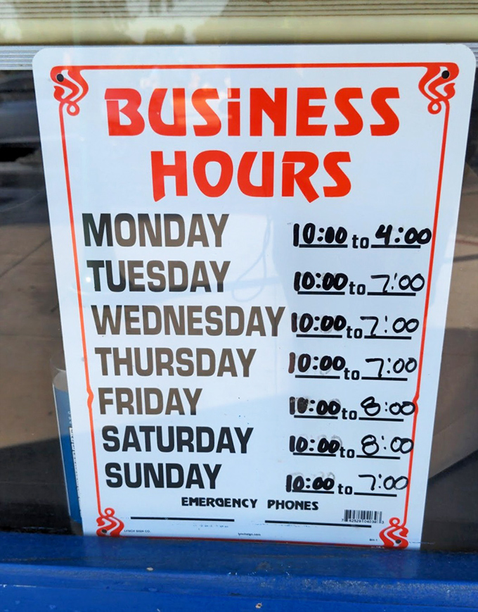 Those business hours tell you everything: they know when hungry people need them most.