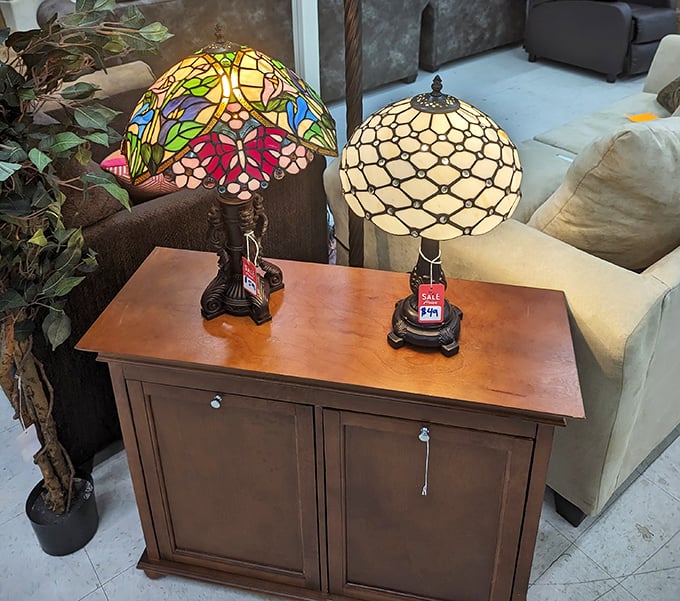 Tiffany-style lamps that would make your grandmother swoon and your interior designer friends ask, "Where did you find these gorgeous statement pieces?"
