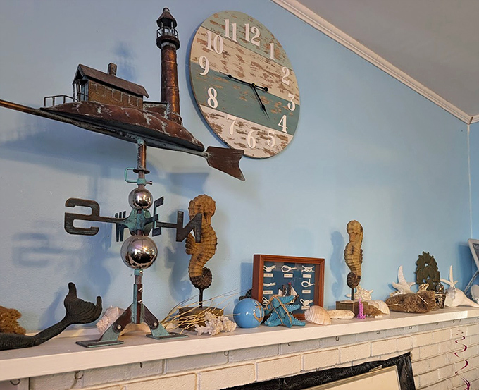 Coastal d&eacute;cor that doesn't try too hard&mdash;seahorses, lighthouses, and a clock that seems to run on "Florida time."