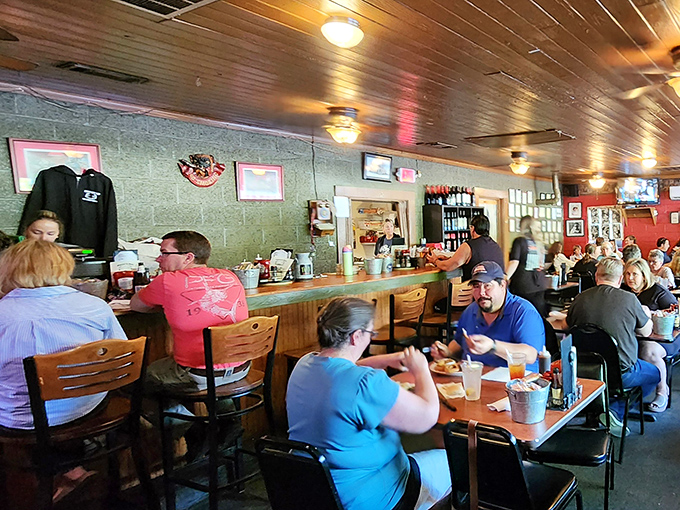 A packed house on a weekday tells you everything you need to know about a restaurant's standing in the local community. 