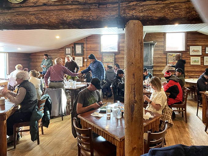 The dining room hums with the satisfied murmurs of locals and visitors alike&mdash;all united in the universal language of "this is really good."