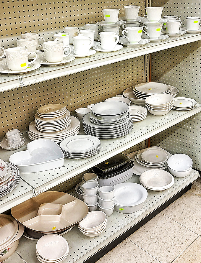 White dishware paradise! These cups and saucers are just waiting for your next dinner party or that cottagecore aesthetic you've been pinning.