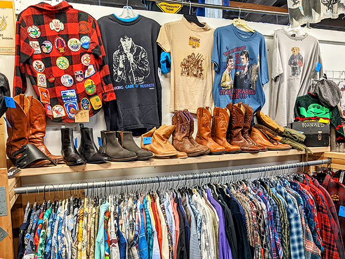 Cowboy boots and band tees &ndash; the unofficial uniform of every cool person since 1975. That Bruce Springsteen shirt has definitely seen a concert or three. Photo credit: <a href="https://maps.google.com/maps/contrib/106430986775237761172" target="_blank" rel="noopener noreferrer">Brandon Faloona</a>	Cowboy boots and band tees &ndash; the unofficial uniform of every cool person since 1975. That Bruce Springsteen shirt has definitely seen a concert or three.