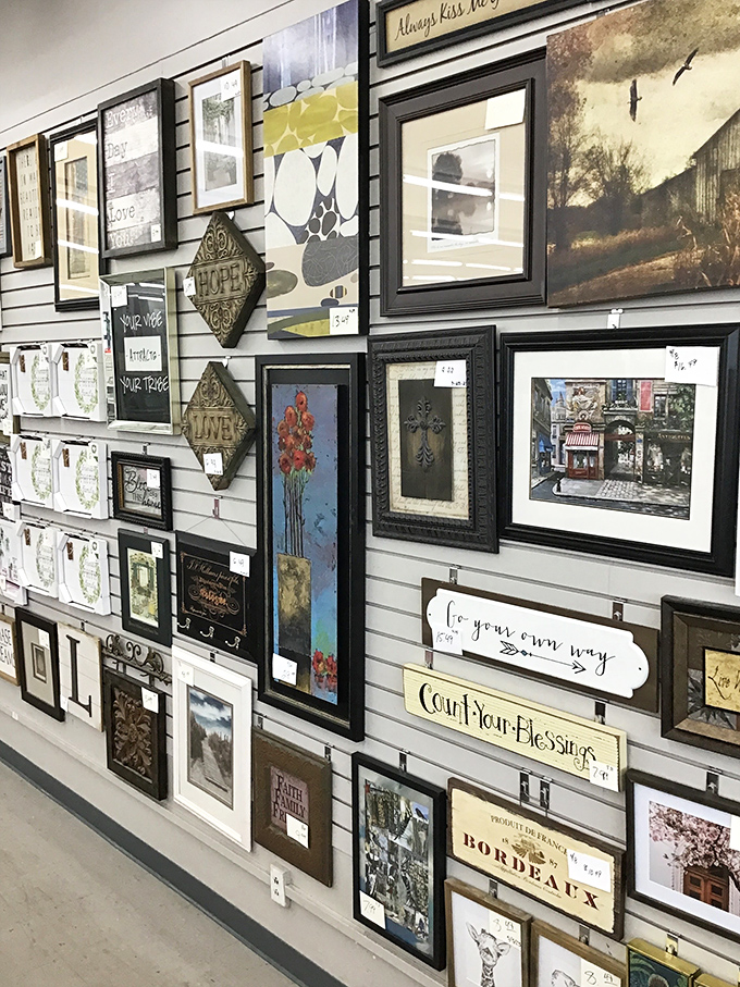 Wall art wonderland! From inspirational quotes to vintage prints, these frames hold the power to transform blank walls into personality.