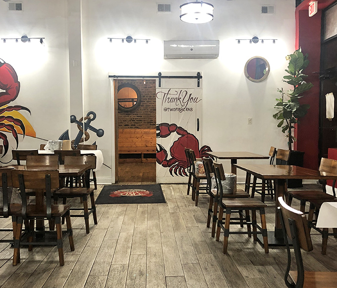 No fancy art gallery needed when you've got crabs and murals creating the perfect seafood backdrop.