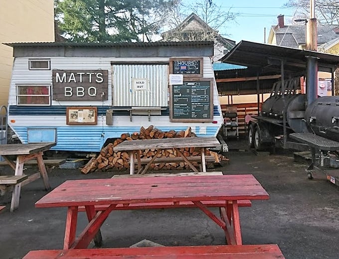 The outdoor dining area: where Portland weather and Texas tradition meet. Those umbrellas have witnessed countless BBQ epiphanies.