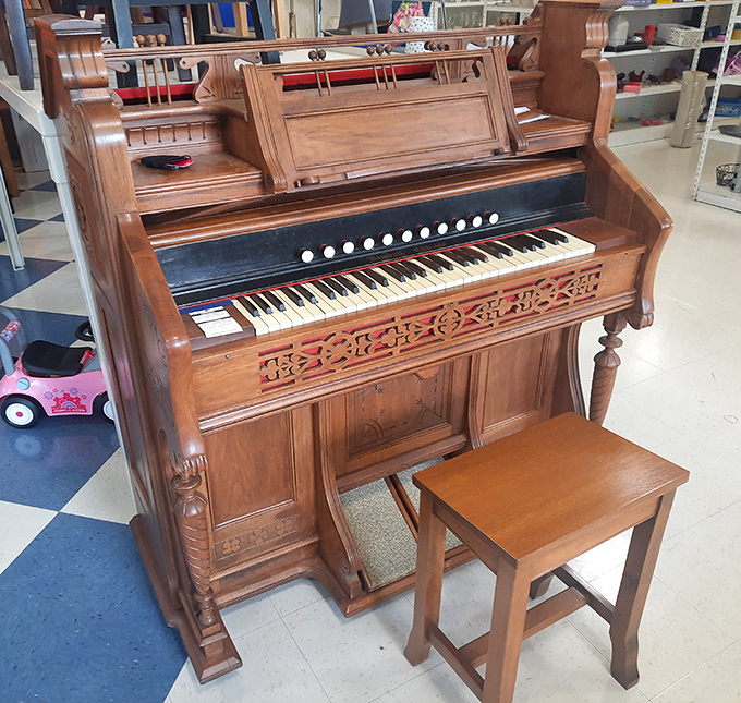 This gorgeous pump organ isn't just furniture&mdash;it's a time machine. Someone's musical heirloom awaits a new home where it might actually get played.