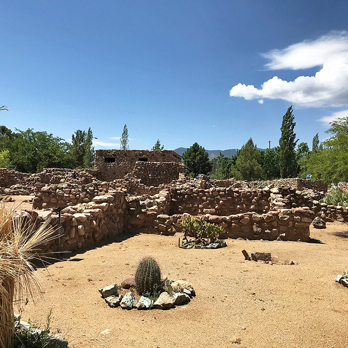 Ancient rooms with a view&mdash;the Salado chose this real estate location long before "desert living" became trendy.