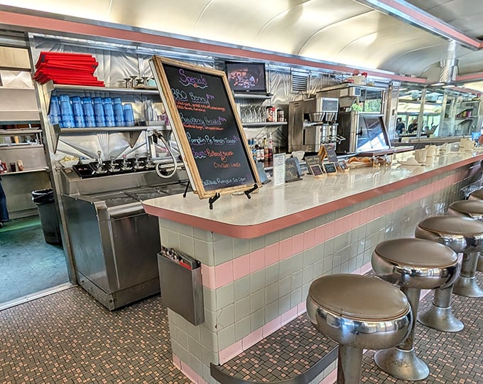 Behind this counter, short-order cooks perform culinary ballet that would make the Bolshoi Theater jealous.