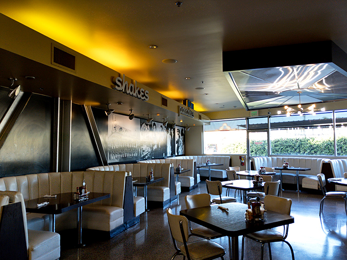 Booths designed for maximum comfort and minimum escape&mdash;because when food this good arrives, why would you want to leave?