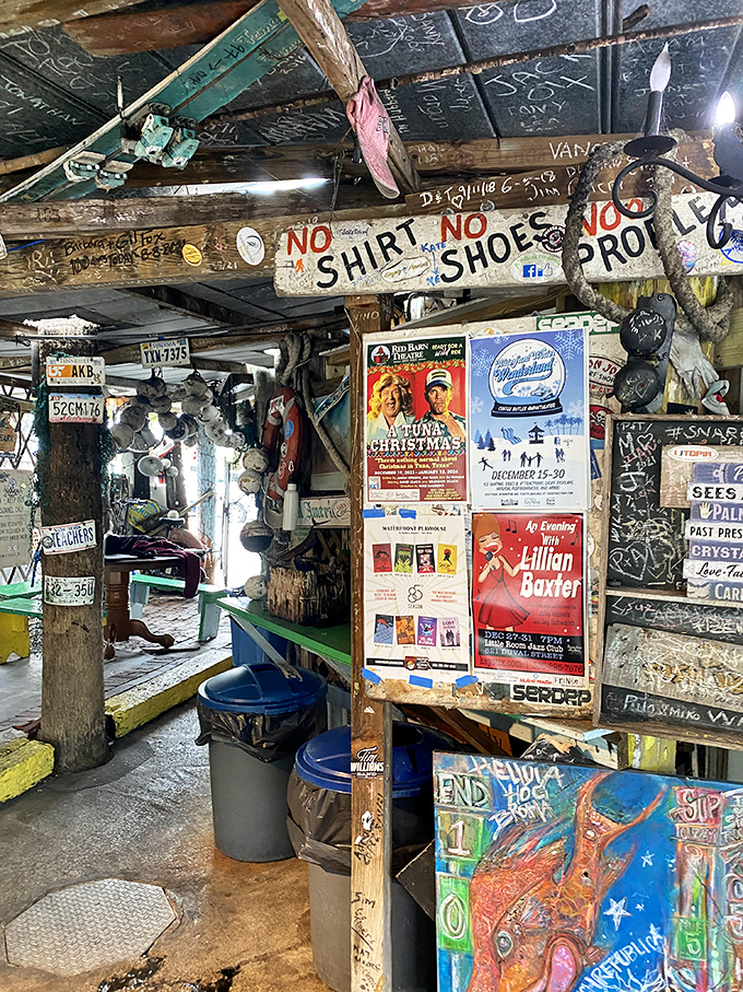 "No shirt, no shoes, no problem" &ndash; the walls speak fluent Key West with a doctorate in casual dining.