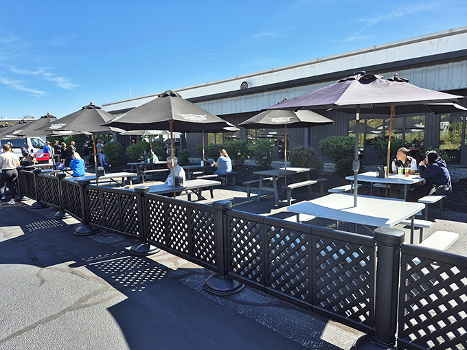 603 Bar-B-Q's simple exterior and bold BBQ flag say everything you need to know. No frills, just skills!