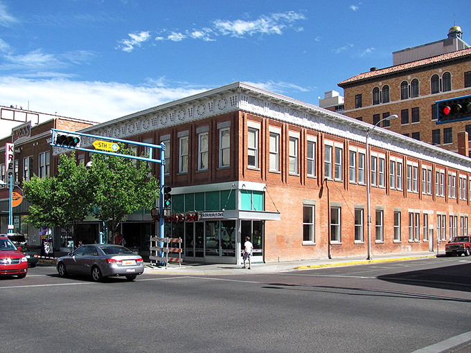 Big city amenities meet southwestern charm in neighborhoods where your retirement dollars work overtime for you.