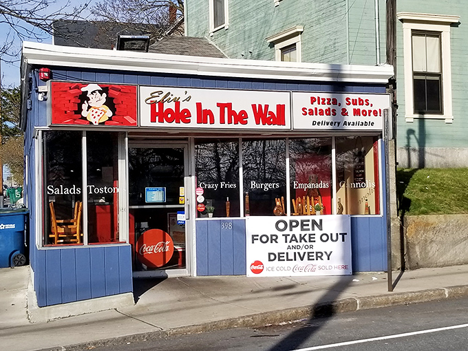 Eliu's blue storefront lives up to its "Hole in the Wall" name &ndash; the kind of place locals keep to themselves.