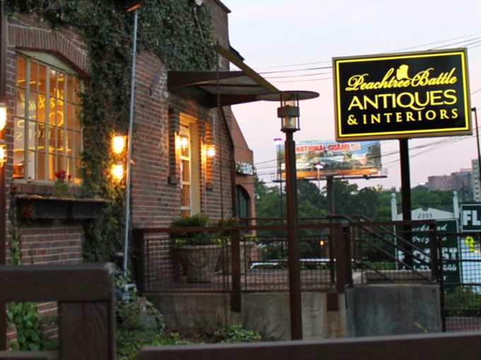 Evening lights and brick charm create the perfect atmosphere for discovering treasures that illuminate any home beautifully.