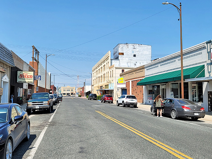 Scottsbluff's main street maintains that authentic small-town Western feel. No Hollywood set designer could improve on this genuine Nebraska charm.