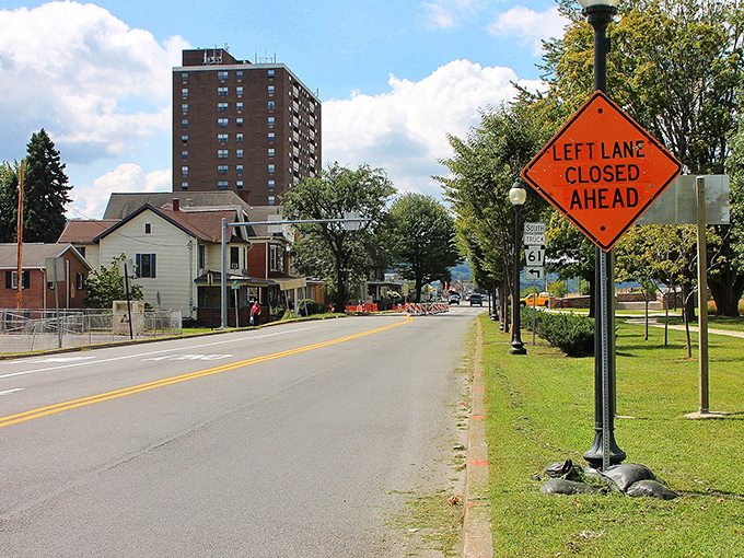 Sunbury's main street creates a postcard-perfect scene. The orange signage stands as testament to the city's rich past.