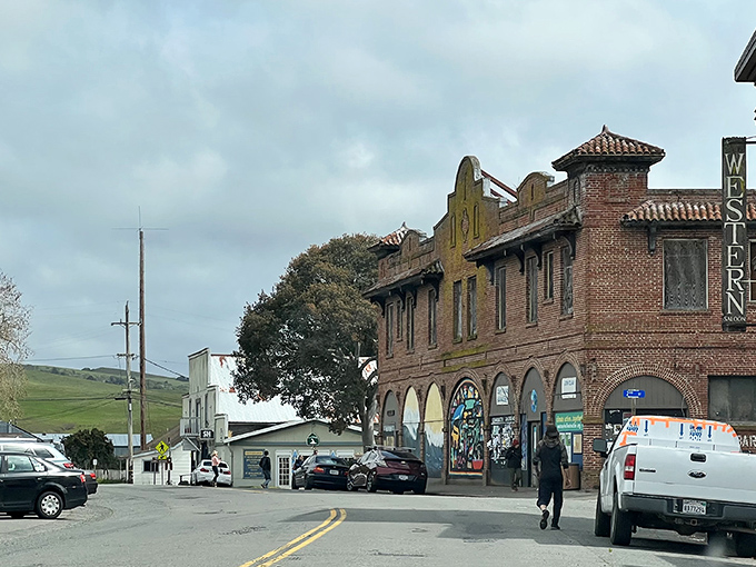 This gateway town combines rural charm with coastal access for the perfect countryside escape.