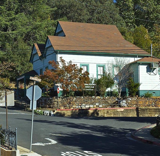 Sonora&rsquo;s quiet streets and historic buildings reflect its Gold Rush roots, where the charm of the past still shapes the pace of life today.