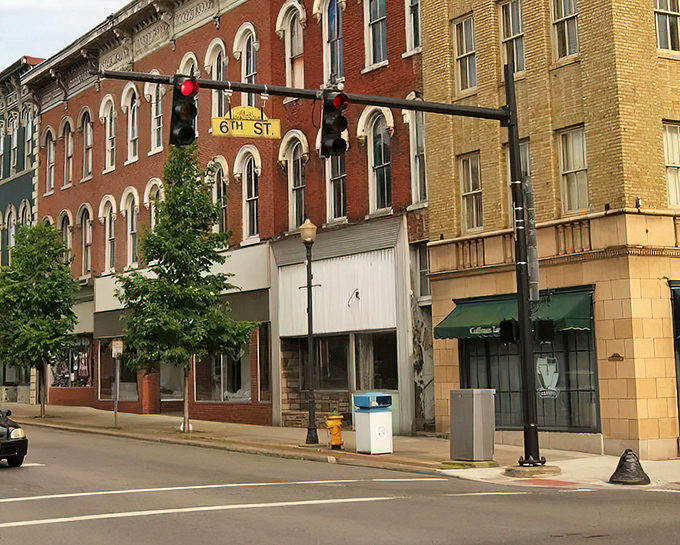 The wide streets of Zanesville offer that increasingly rare commodity in America&mdash;space to breathe, park, and actually enjoy your surroundings.