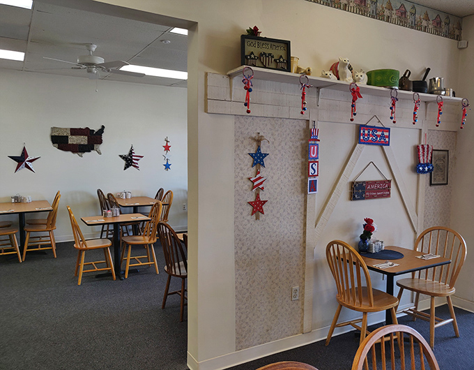 More patriotic décor and cozy seating arrangements make every corner of this café feel like your favorite neighborhood breakfast spot.