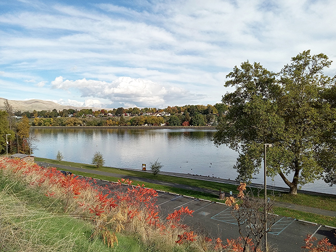 Fall colors frame the Snake River like nature's own Instagram filter. This view comes standard with Clarkston living – no premium package required.