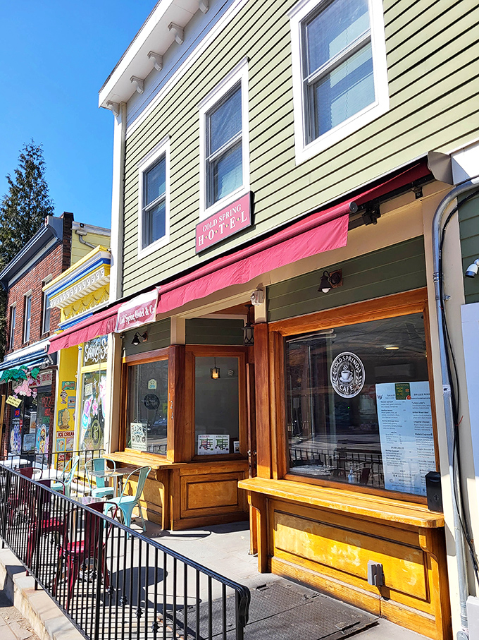 Cold Spring Hotel & Cafe's cheerful pink awning practically shouts "Come in! We have coffee and pastries that will make your day!"