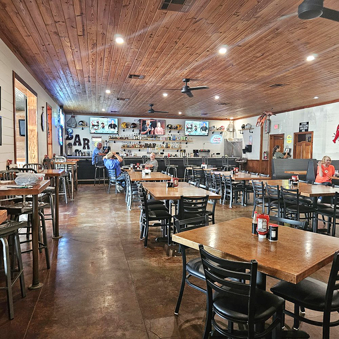This cozy local eatery with wooden ceiling and simple furnishings offers comfort food and conversation. Where regulars gather without emptying their wallets.