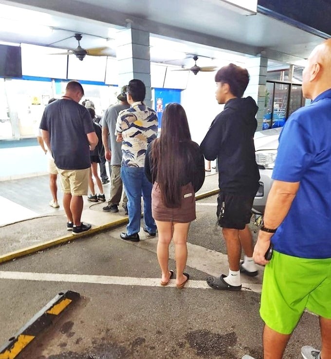 The line of customers tells you everything you need to know. Nobody waits in line for mediocre food.