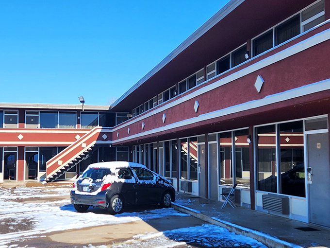 Local accommodations like this Econo Lodge offer clean, convenient stays without Manhattan prices. Your retirement fund will thank you.