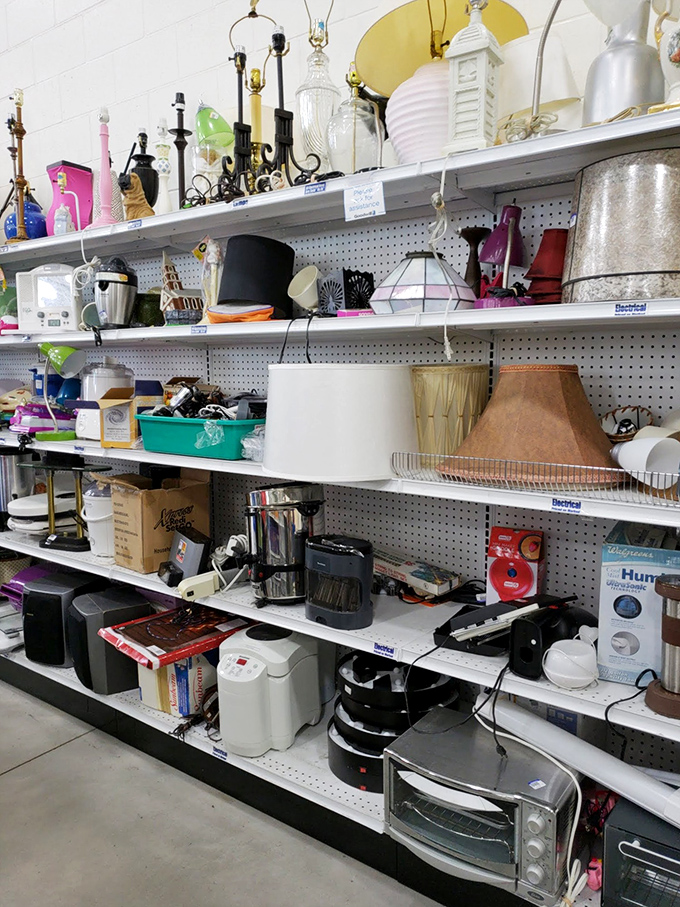Small appliance heaven! From coffee makers to toaster ovens, this is where kitchen dreams come true without the nightmare of retail prices.