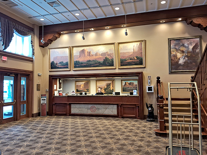 The hotel lobby welcomes travelers with Southwestern grandeur and landscape paintings. After a day of adventure, those check-in counters look like the gates of paradise. 
