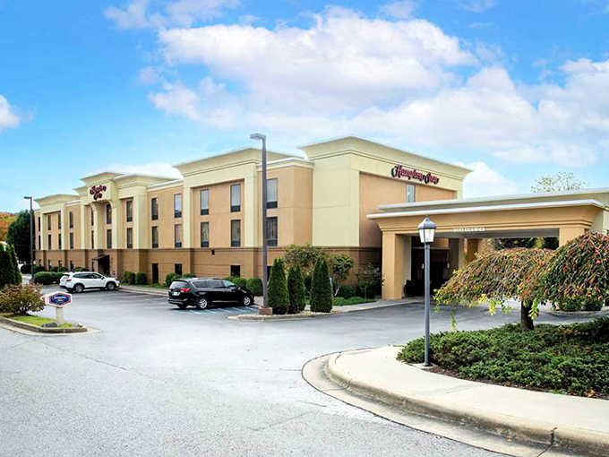 Modern comforts await weary travelers at this welcoming hotel, providing a convenient base for Lewisburg adventures.