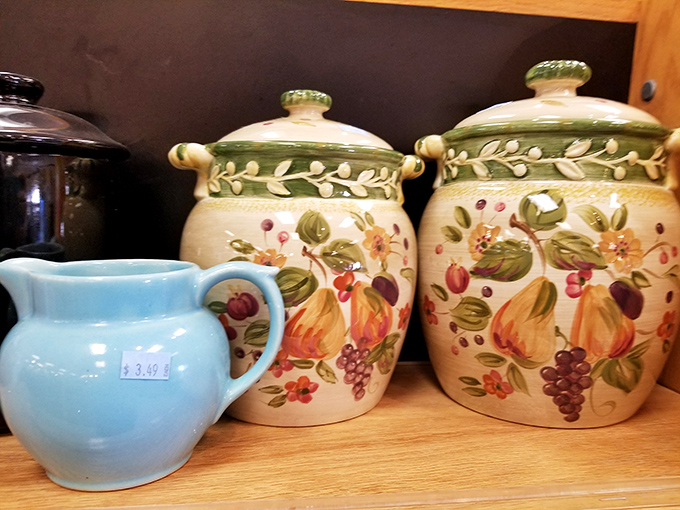 Kitchen pottery that brings Mediterranean warmth to Montana winters &ndash; those pears and grapes haven't aged a day!