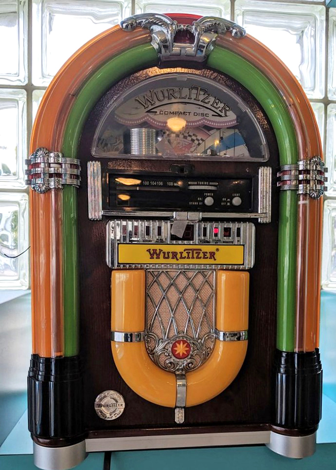 The vintage Wurlitzer jukebox stands ready to provide the soundtrack to your meal&mdash;no music streaming subscription required.