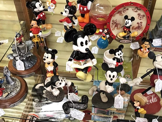 That Underwood typewriter has seen more words than your smartphone's autocorrect&mdash;and probably spelled them correctly too.