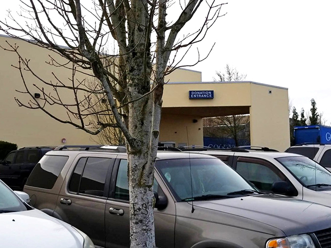 The donation entrance: where one shopper's journey ends and another's begins. The circle of secondhand life continues right through these doors.