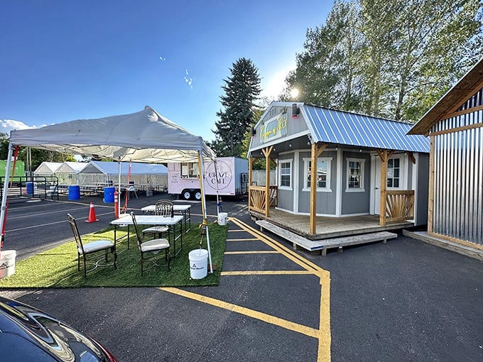 Al fresco dining, Idaho style. This simple outdoor setup becomes a five-star experience once those plates of smoky goodness arrive at your table.